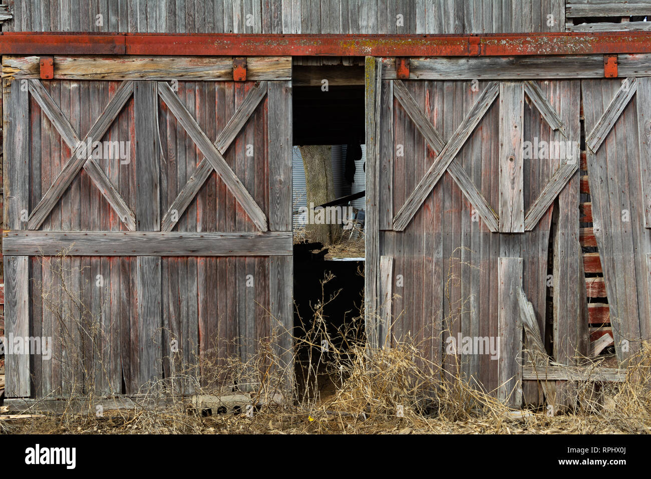 Weathered wood on exterior of old barn in rural Illinois Stock Photo ...