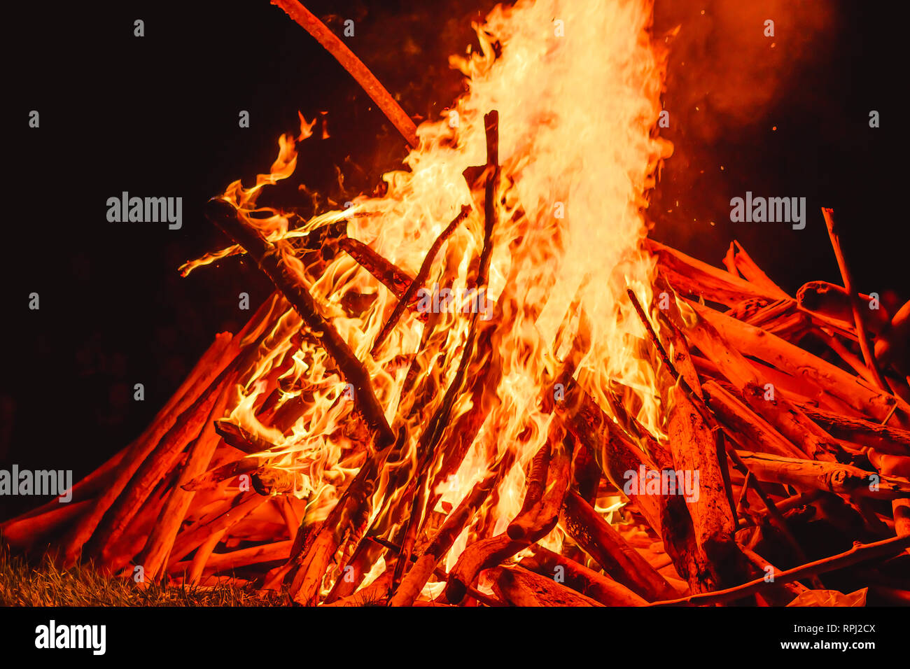 Black smoke during fire accident hi-res stock photography and images ...