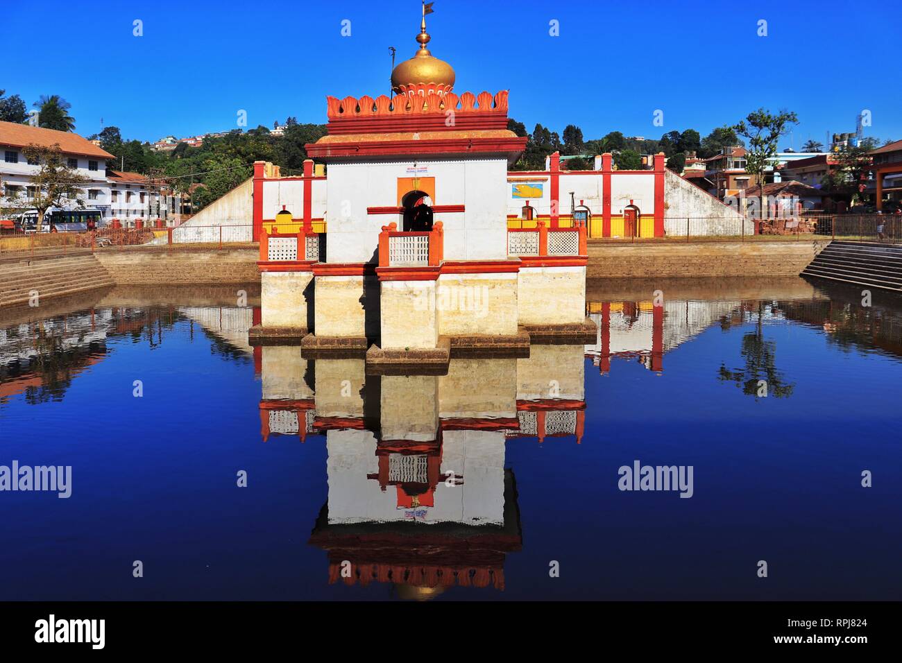 Clear water temple hi-res stock photography and images - Alamy