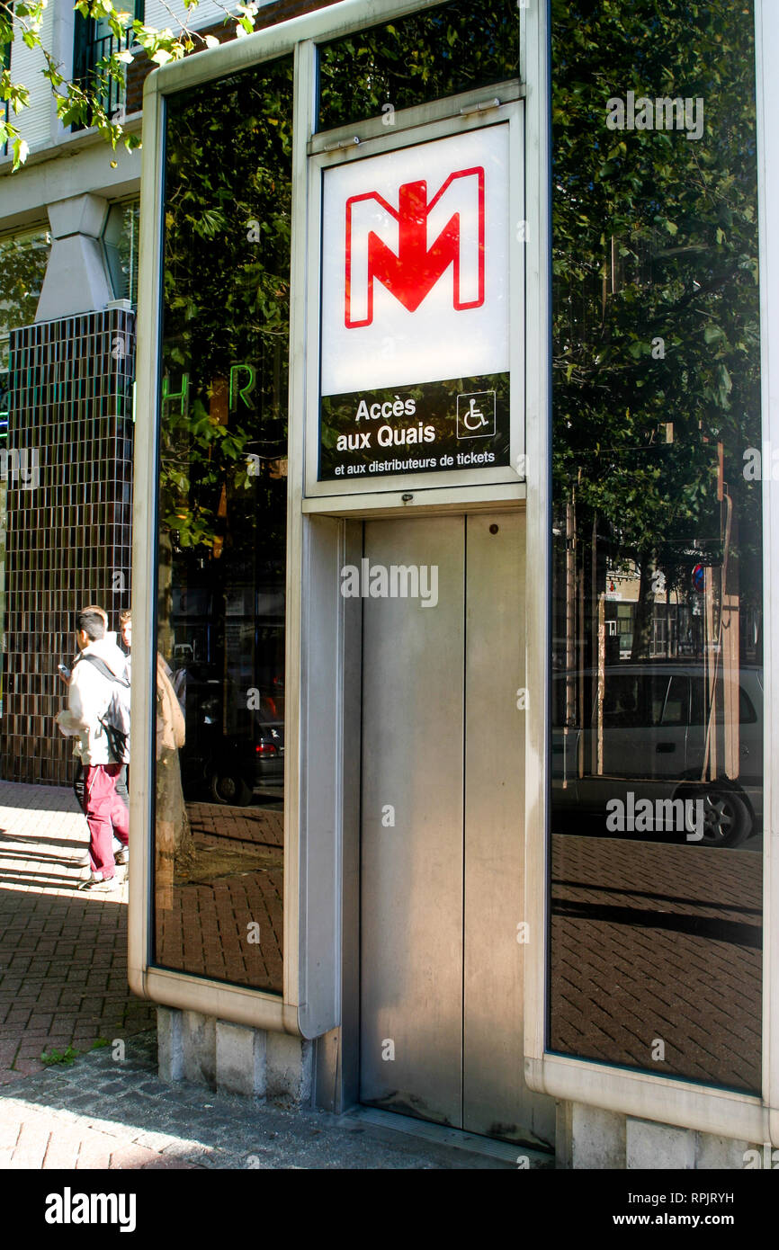 Metro lillois hi-res stock photography and images - Alamy