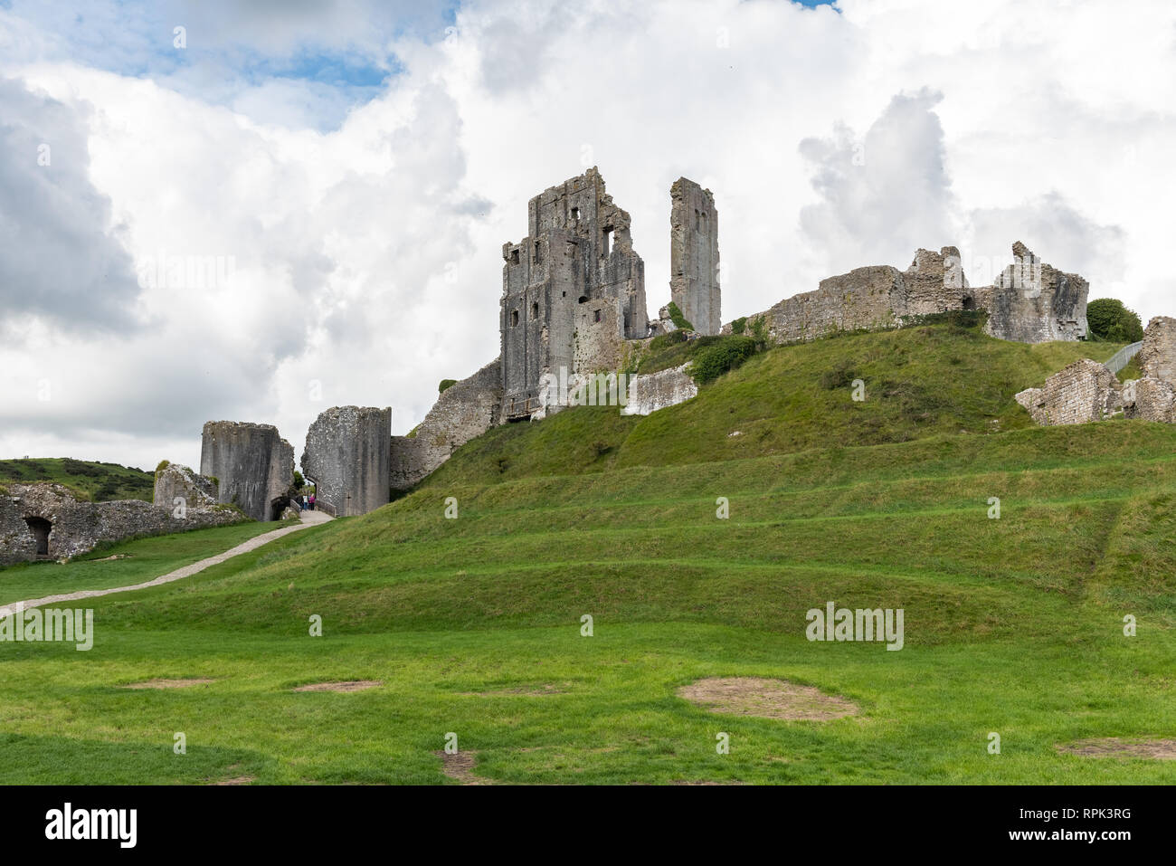 The ruins of Corfe Castle, Dorset, England, United Kingdom Stock Photo ...