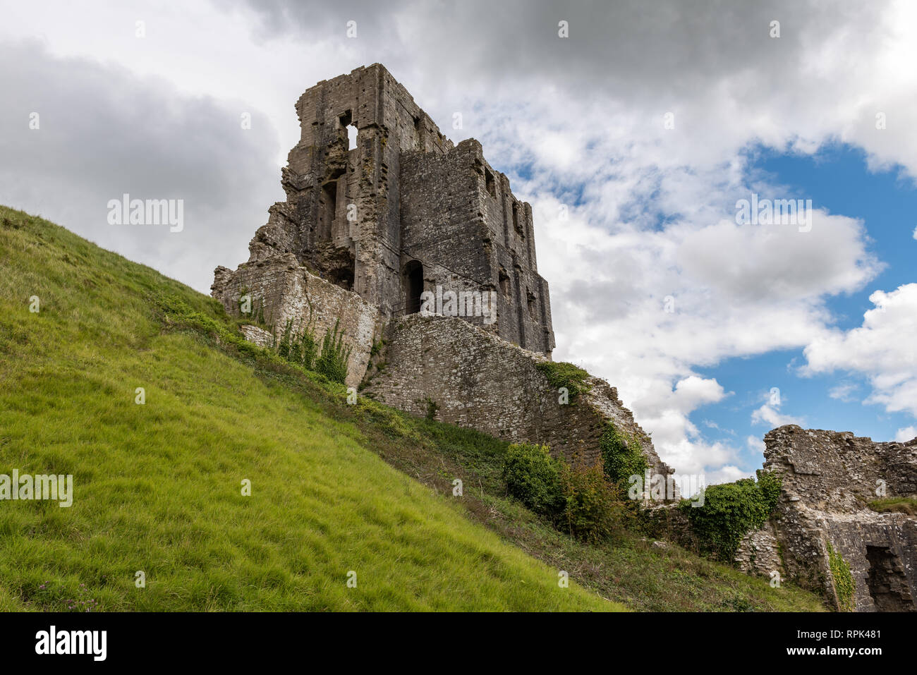 The ruins of Corfe Castle, Dorset, England, United Kingdom Stock Photo ...