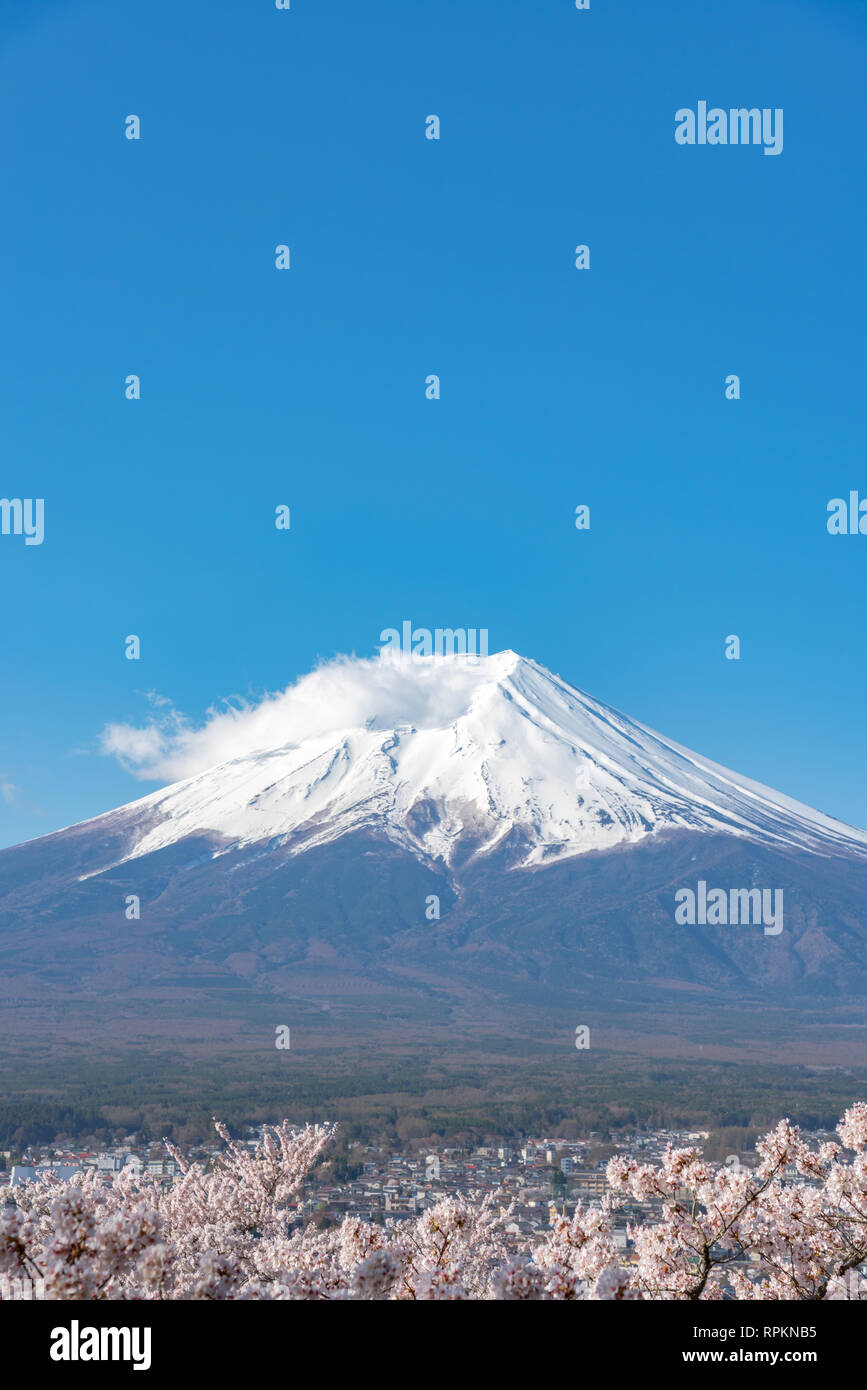 Close-up snow covered Mount Fuji ( Mt. Fuji ) in clear blue sky ...