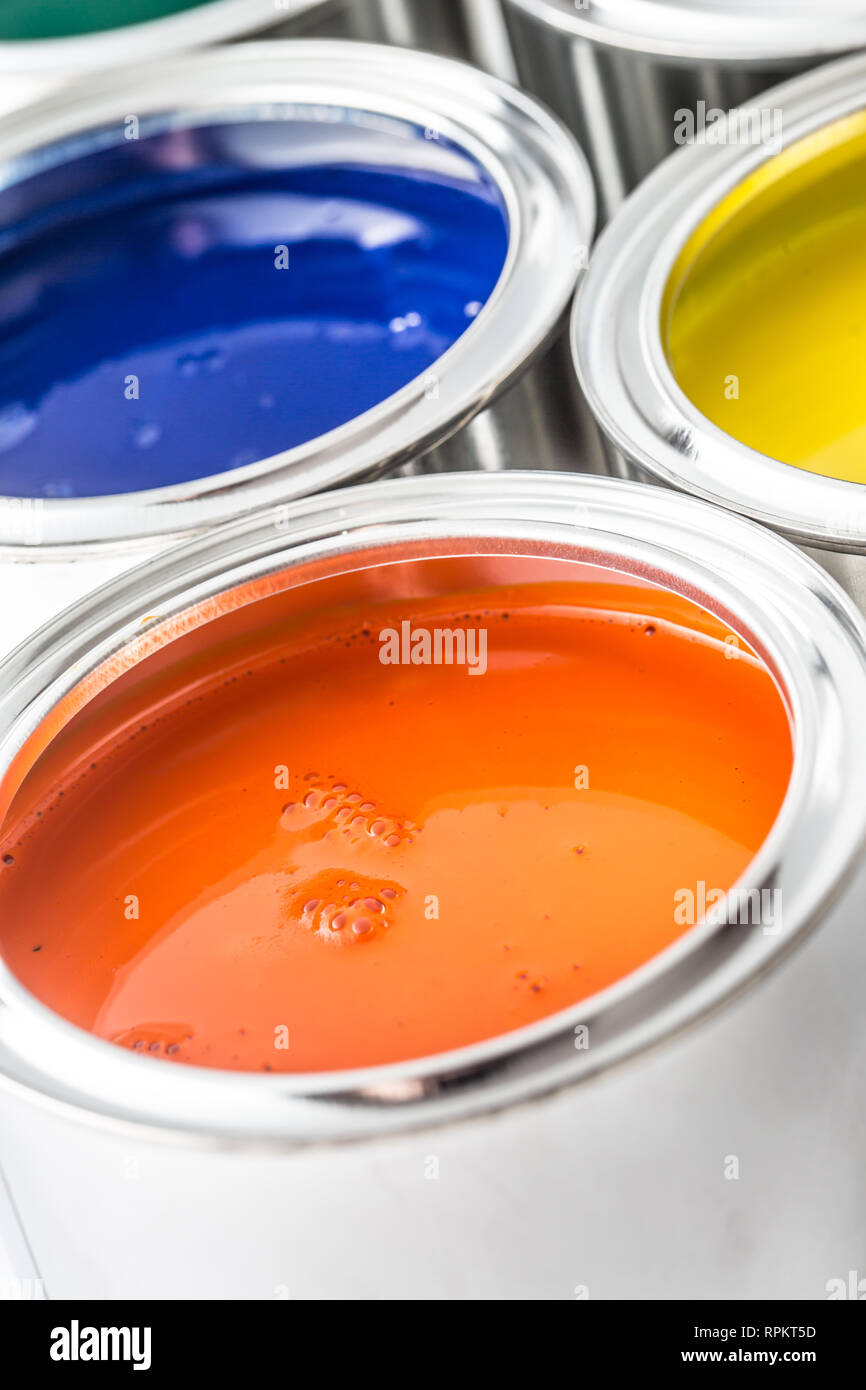 Table full painting equipment hi-res stock photography and images - Alamy