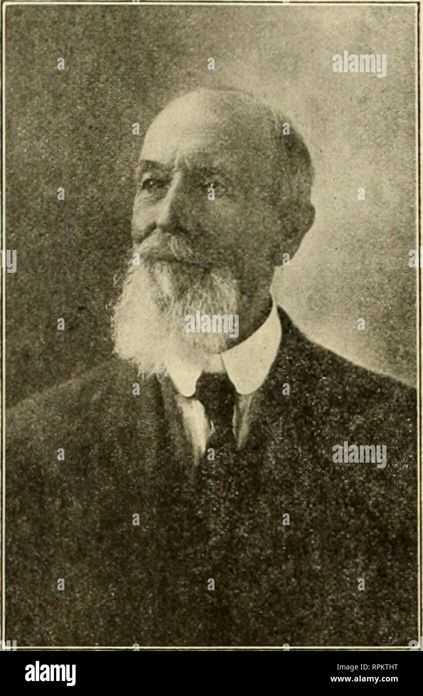 . American bee journal. Bee culture; Bees. 122 American Vee Journal ...