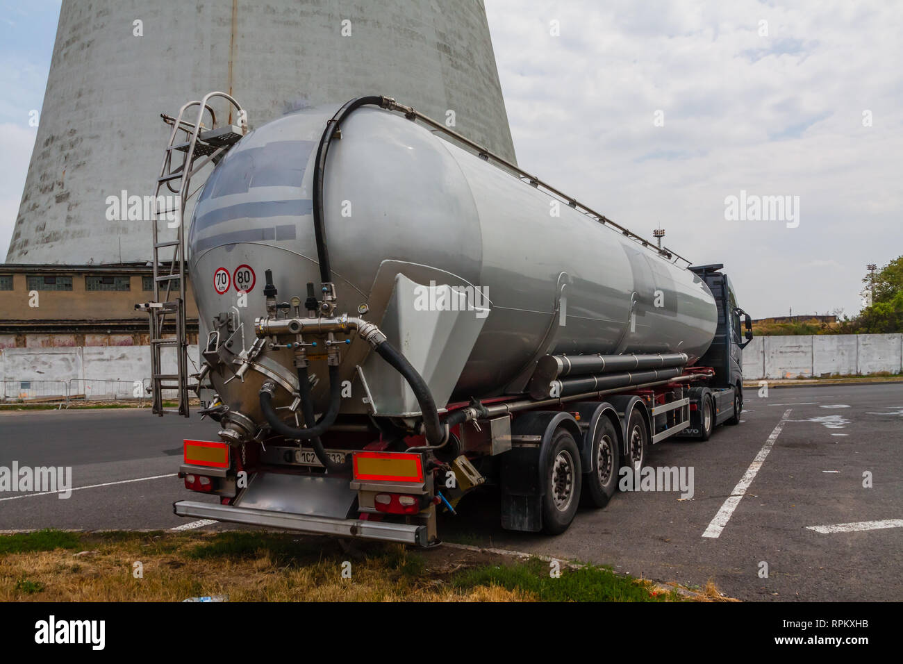 Trucking fleet hi-res stock photography and images - Alamy