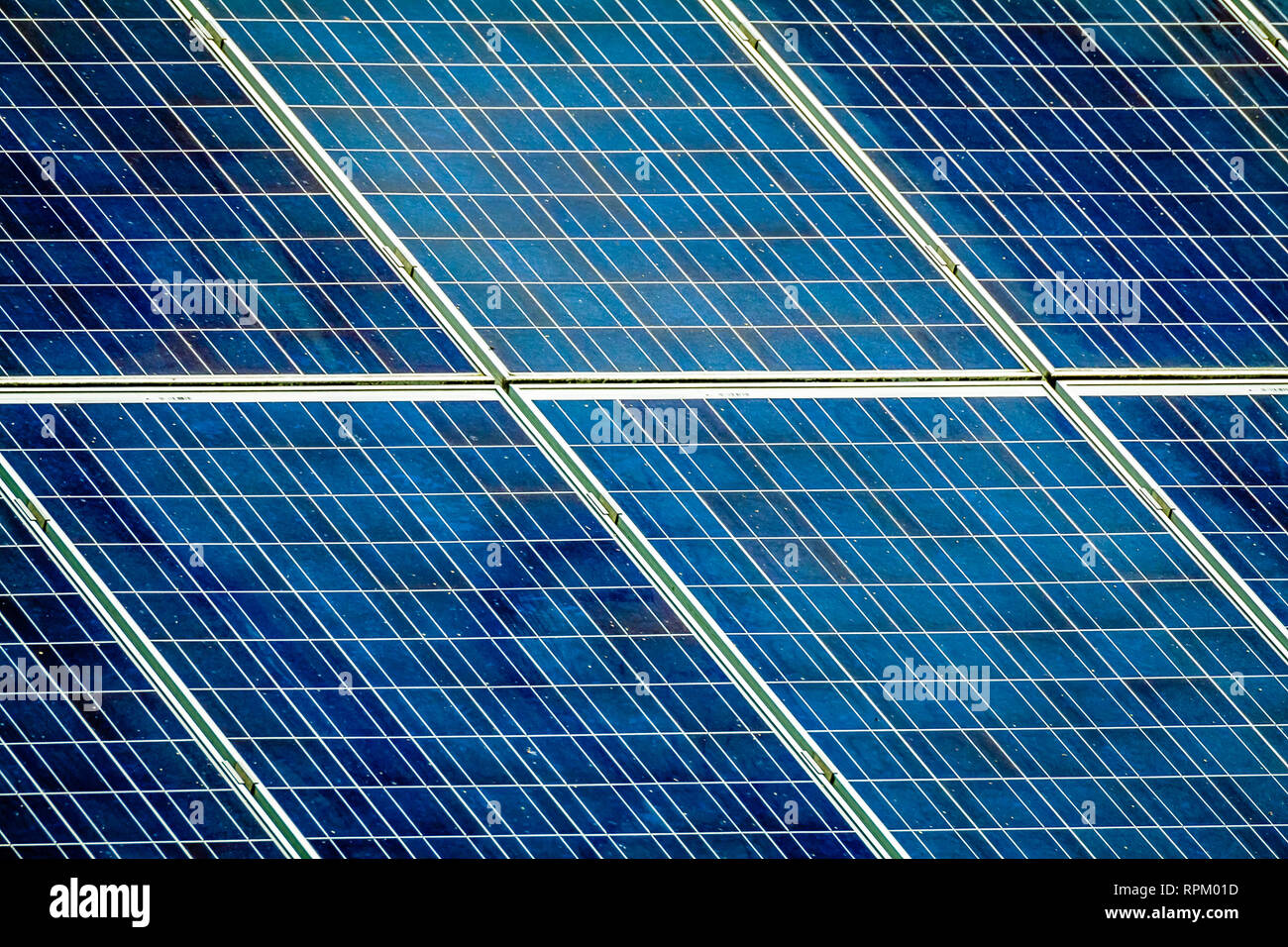Solar cells hi-res stock photography and images - Alamy