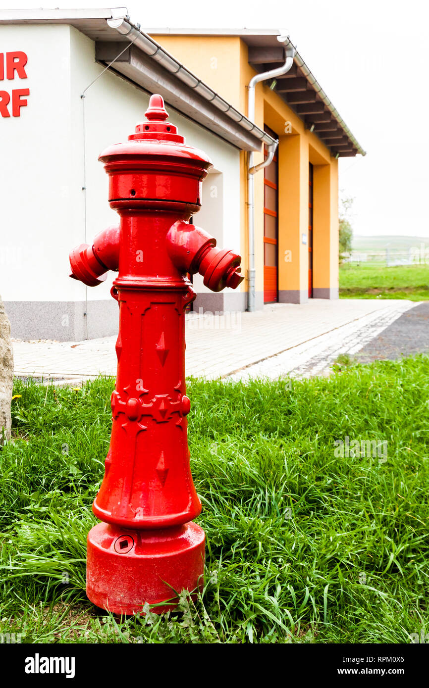 Fire hydrant red fire icon background hi-res stock photography and ...