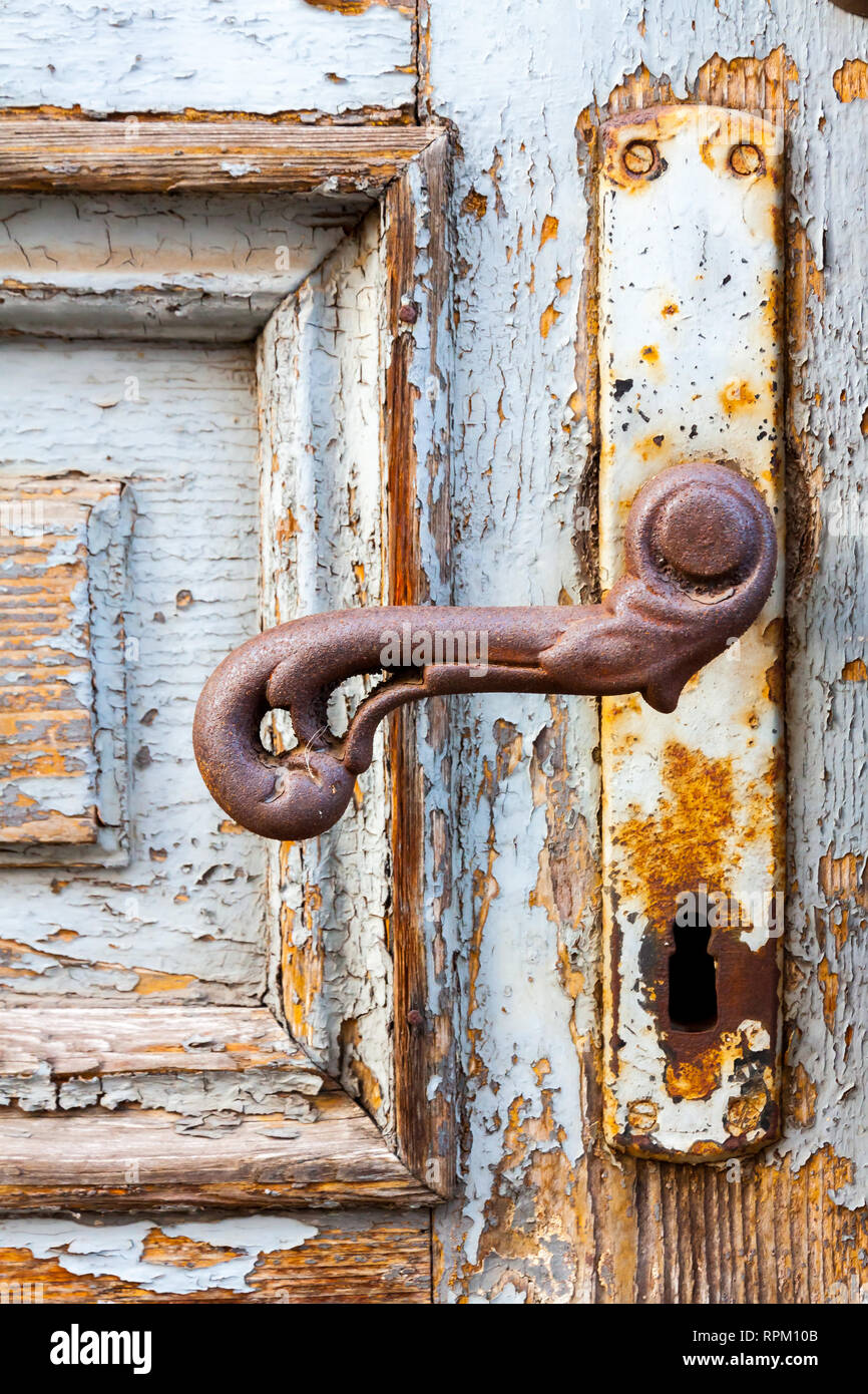 Old fashioned key keyhole hi-res stock photography and images - Alamy