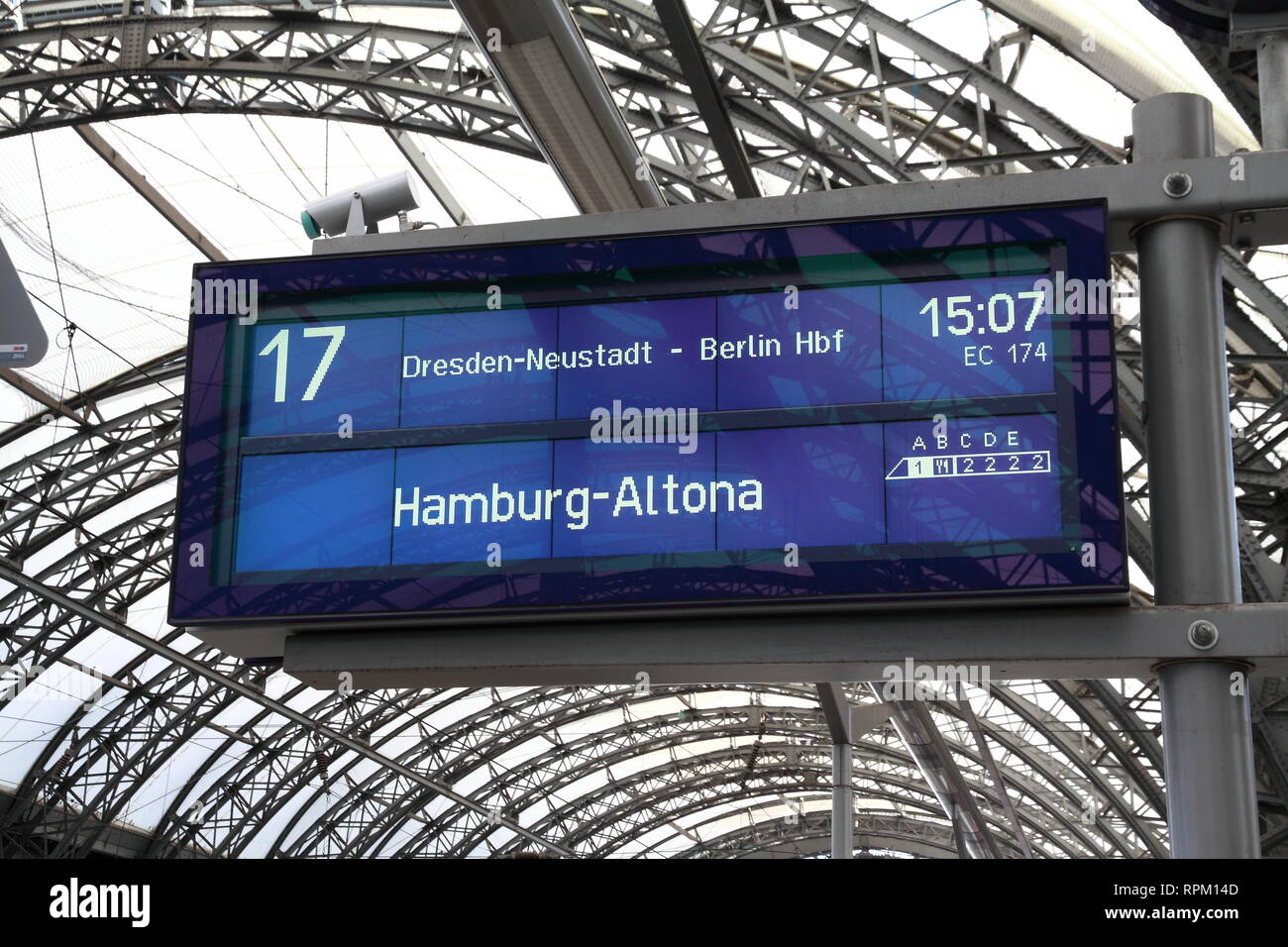 Digital platform sign hi-res stock photography and images - Alamy