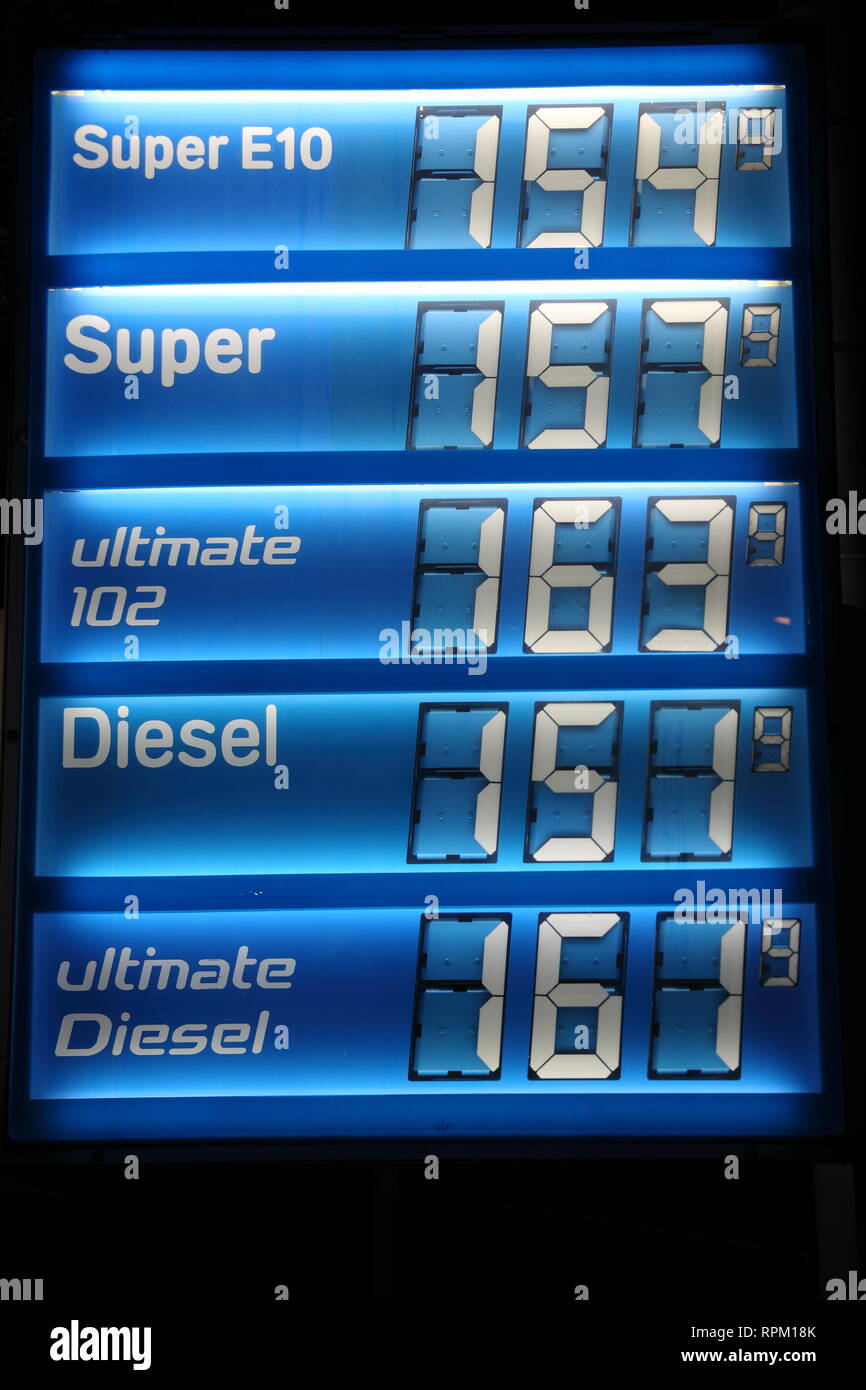 Gas station price board hi-res stock photography and images - Alamy