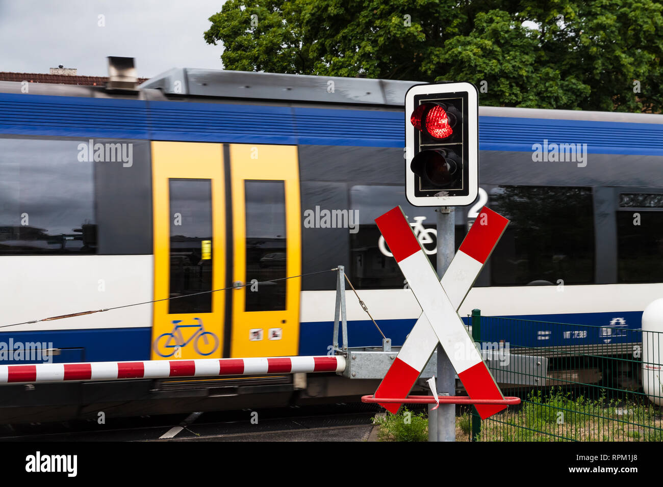 Rail road crossing Stock Photo - Alamy