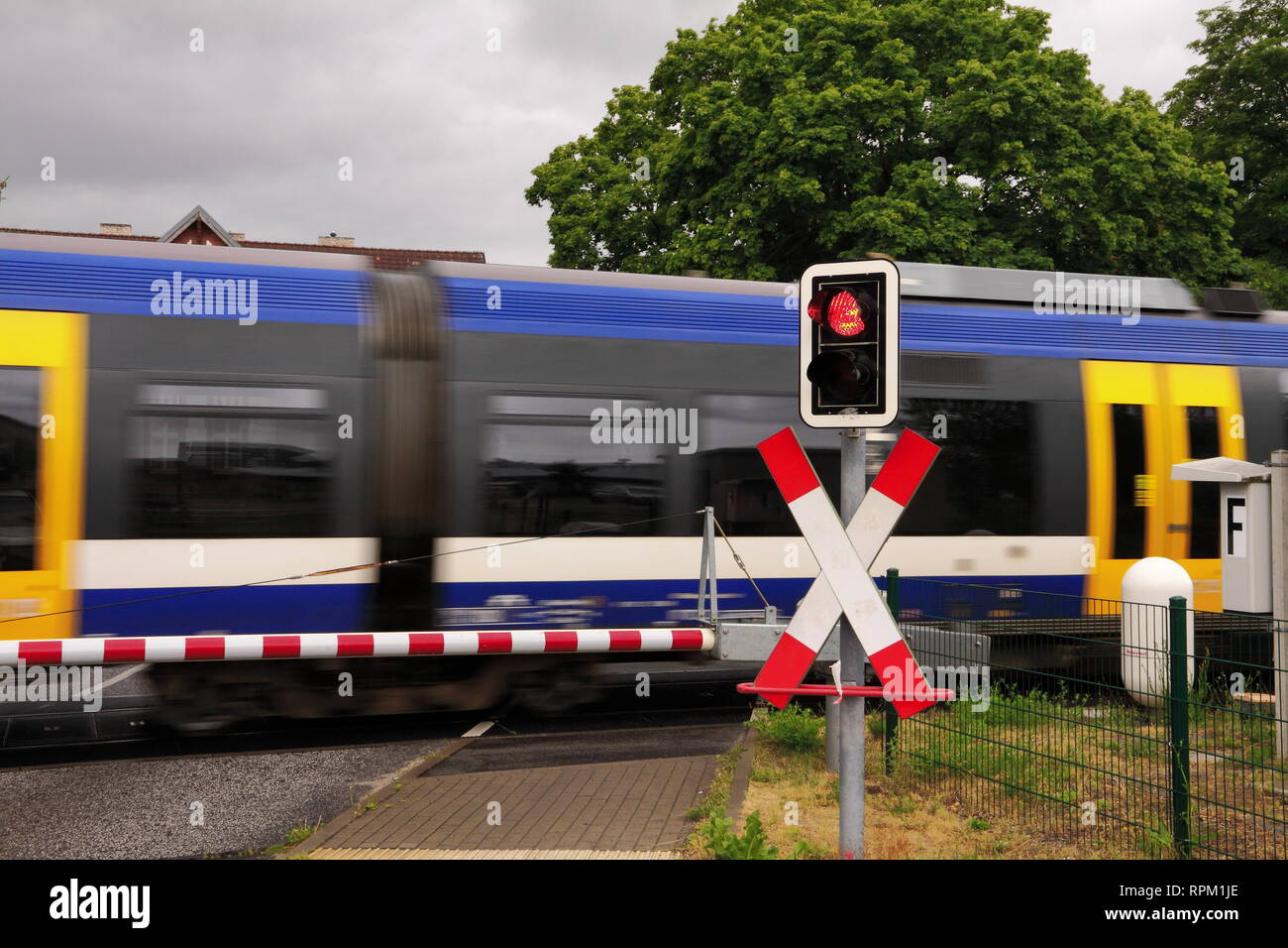 Rail road crossing Stock Photo - Alamy