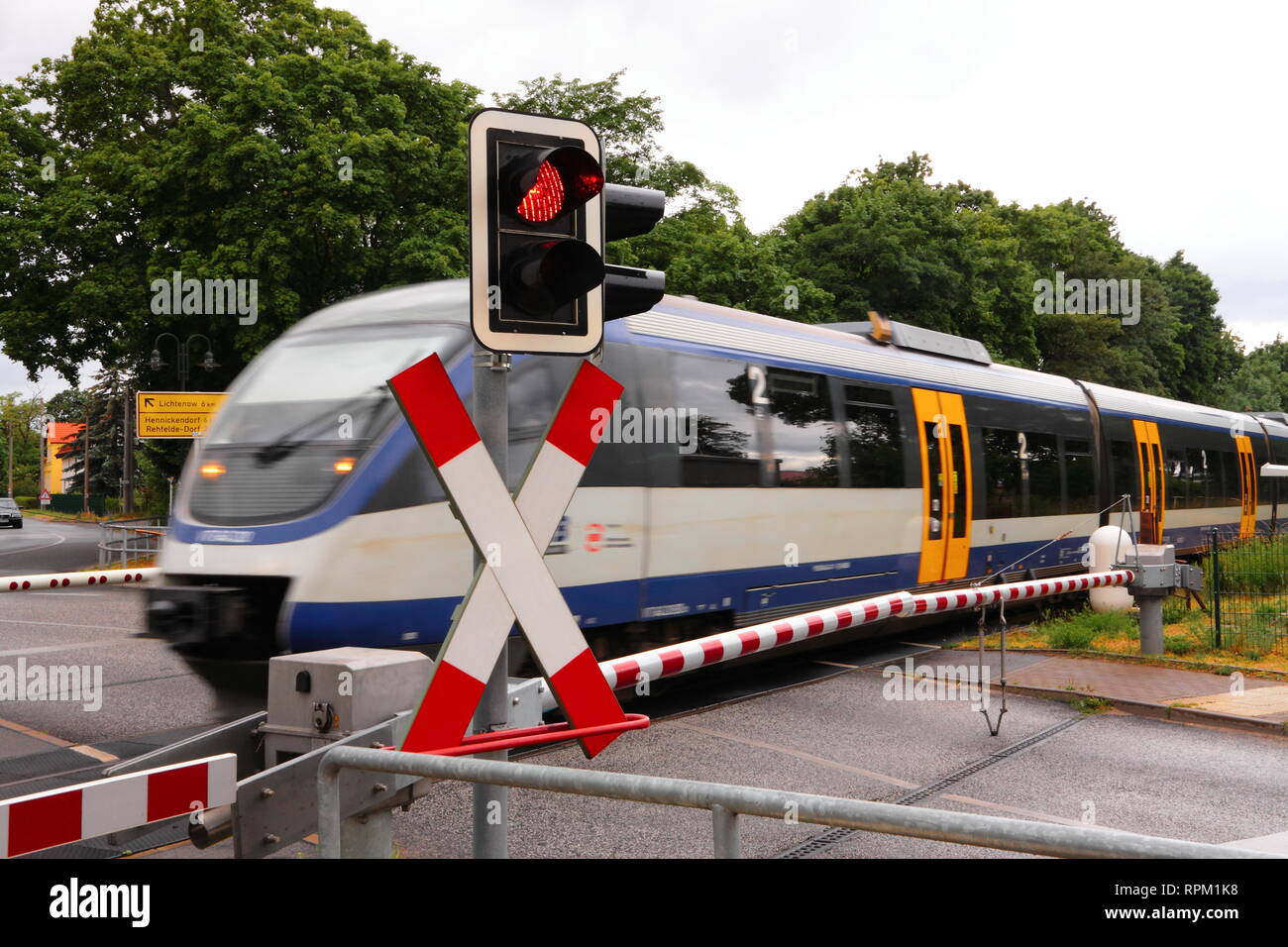 Rail road crossing Stock Photo - Alamy