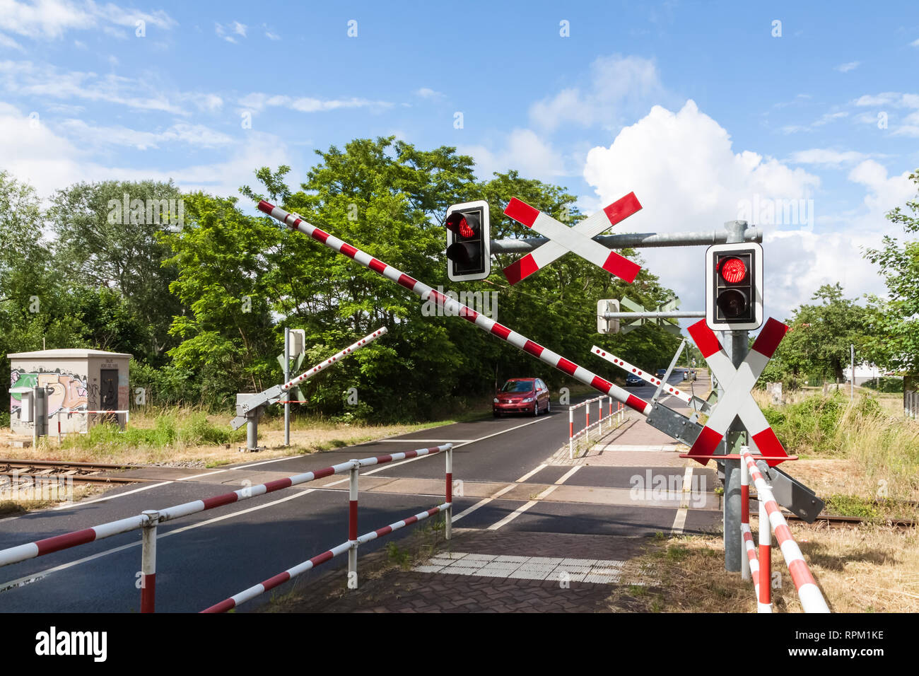 Railroad crossing gate arm hi-res stock photography and images - Alamy
