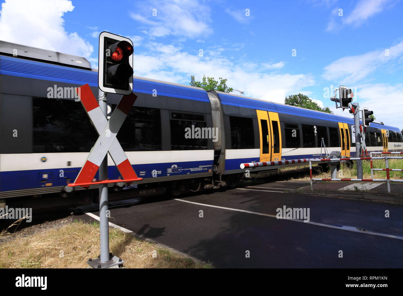 Rail road crossing Stock Photo - Alamy