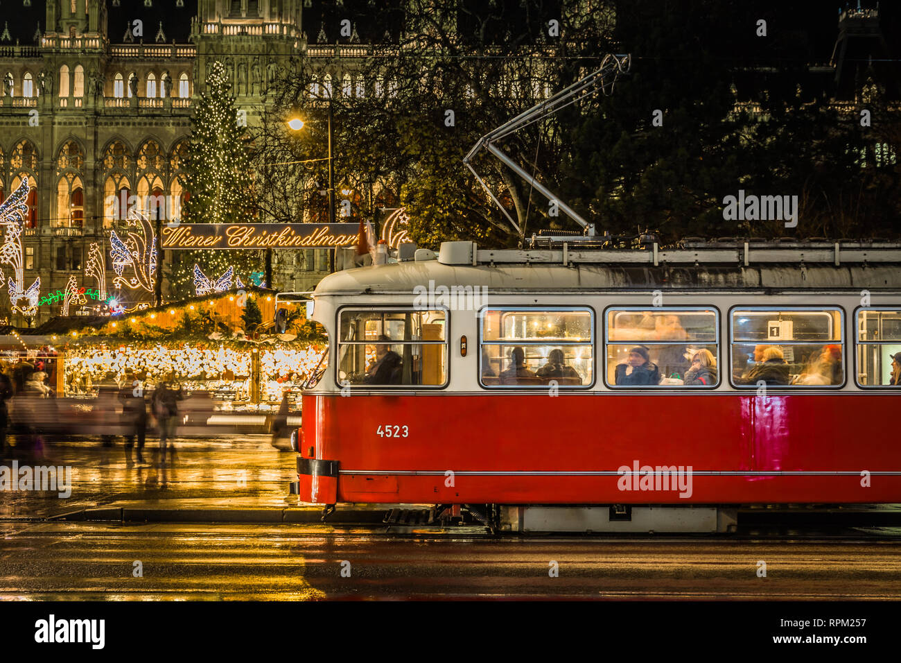 Vienna tram in front of the christmas market Stock Photo - Alamy