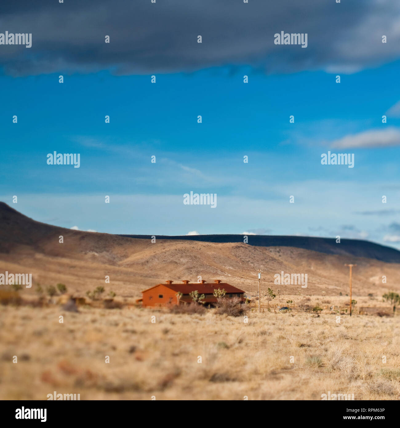 Lone House in the Desert Stock Photo - Alamy