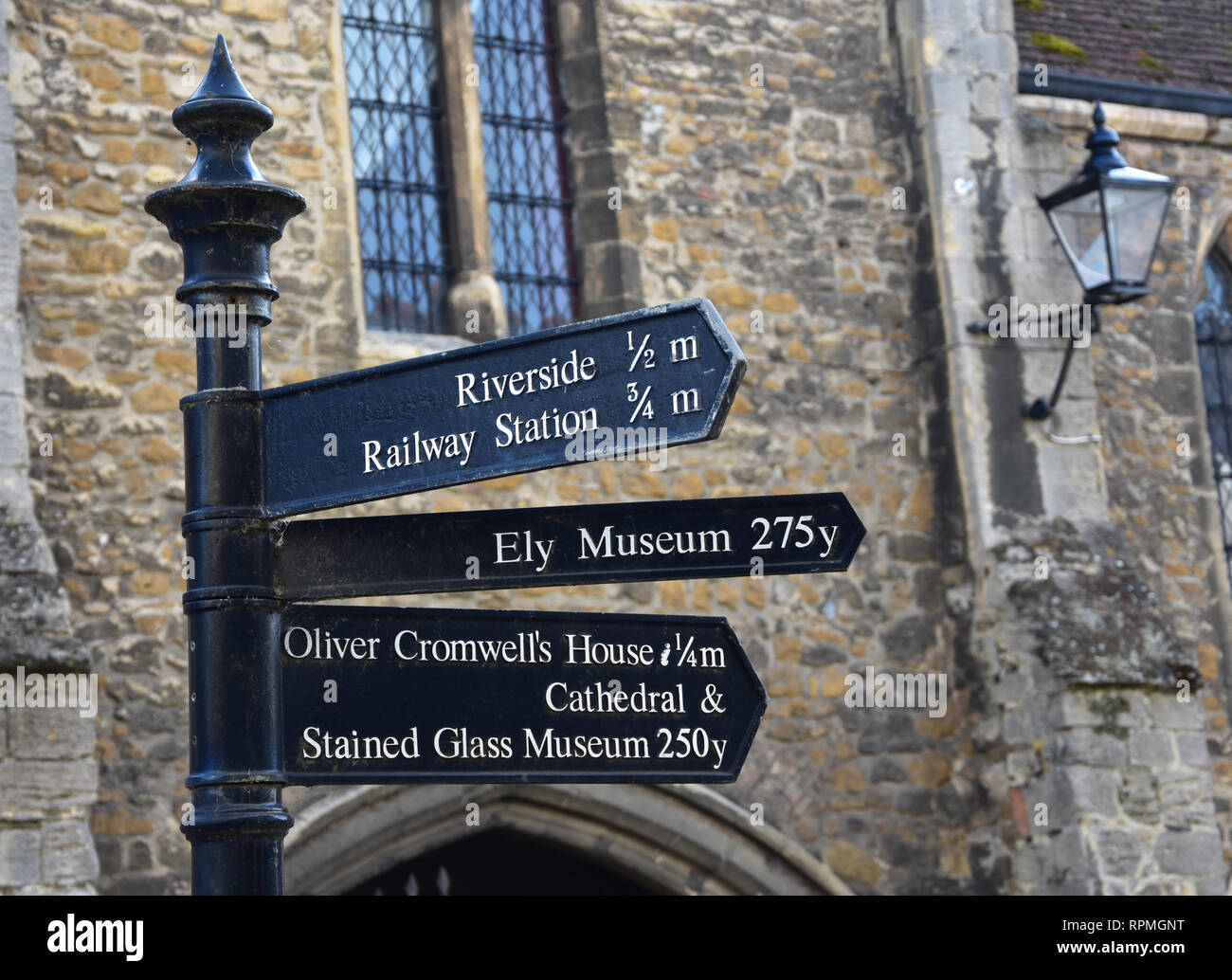 Ely railway station hi-res stock photography and images - Alamy