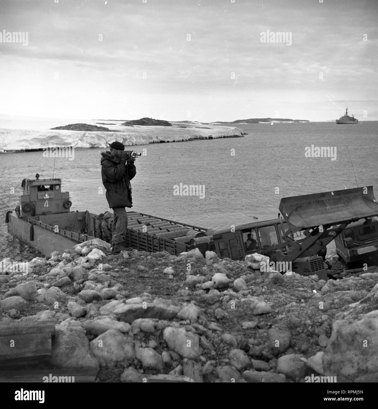 Operation Deep Freeze I - 1955 / 1956 - USA Task Force 43 Stock Photo ...