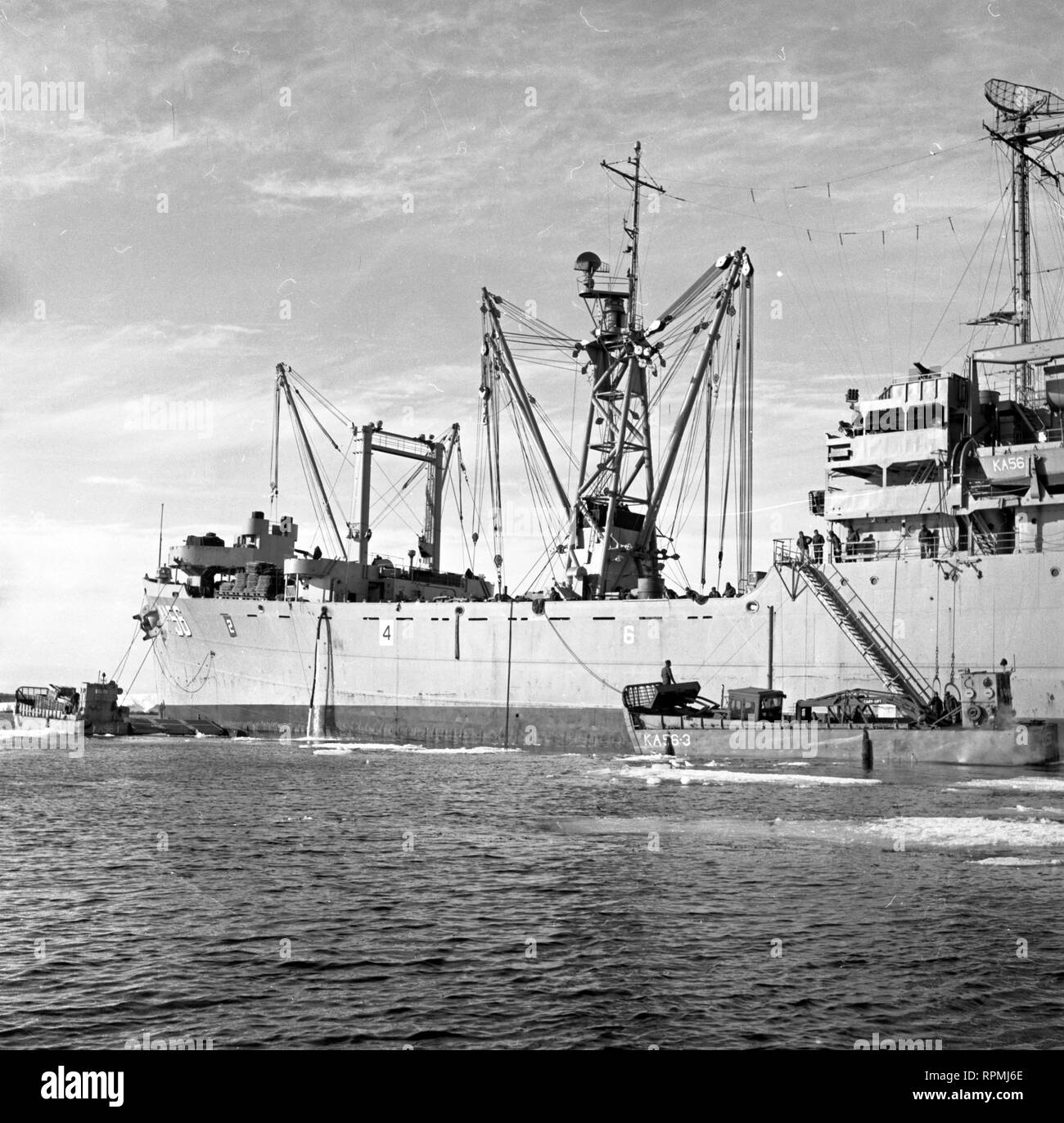 Operation Deep Freeze I - 1955 / 1956 - USA Task Force 43 - USS Arneb ...