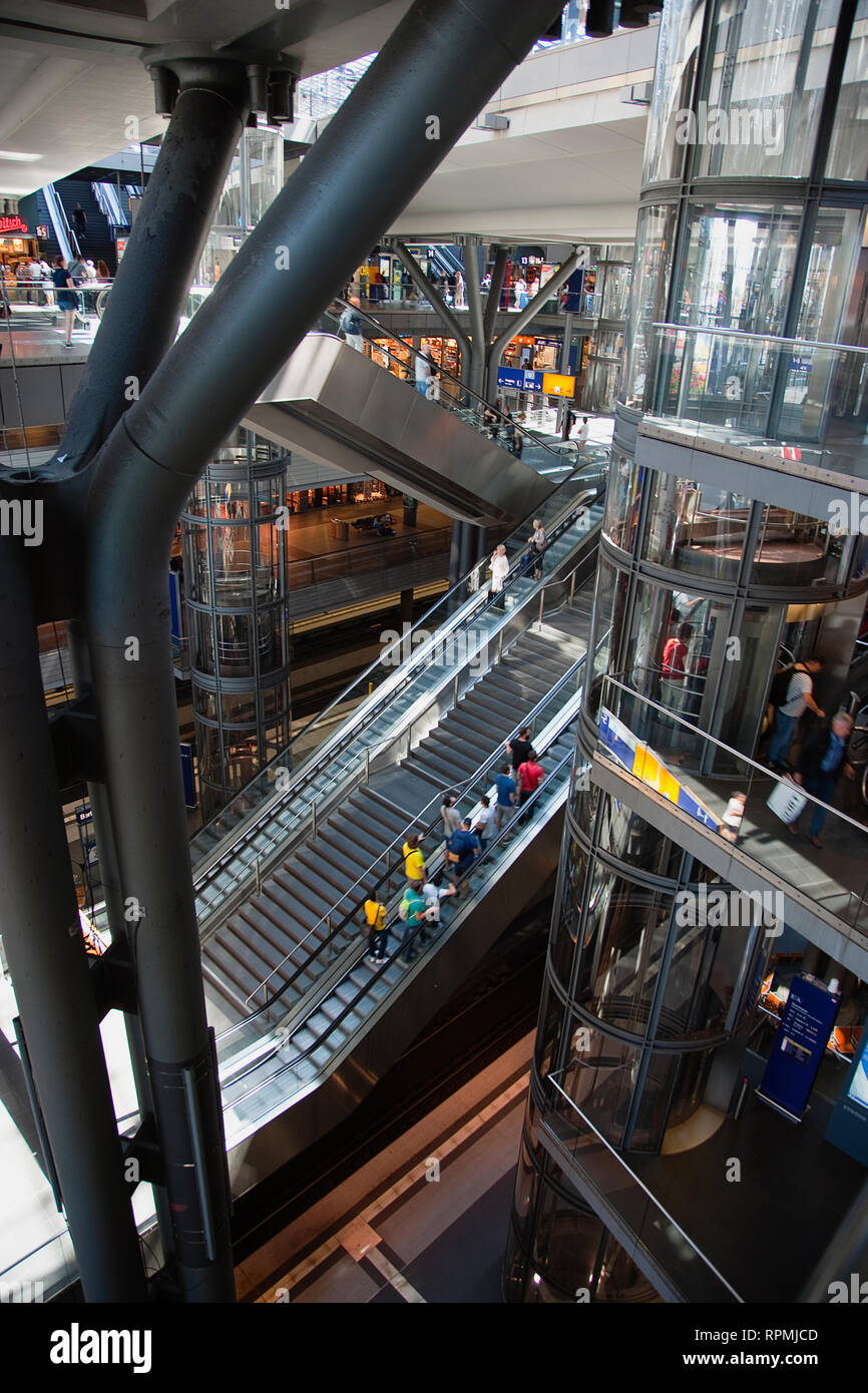 Germany, Berlin, Mitte, Hauptbahnhof interior of the steel and glass ...
