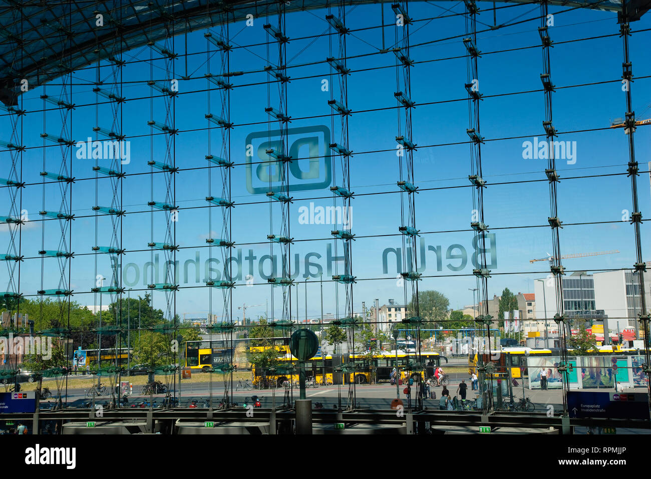 Germany, Berlin, Mitte, Hauptbahnhof interior of the steel and glass ...