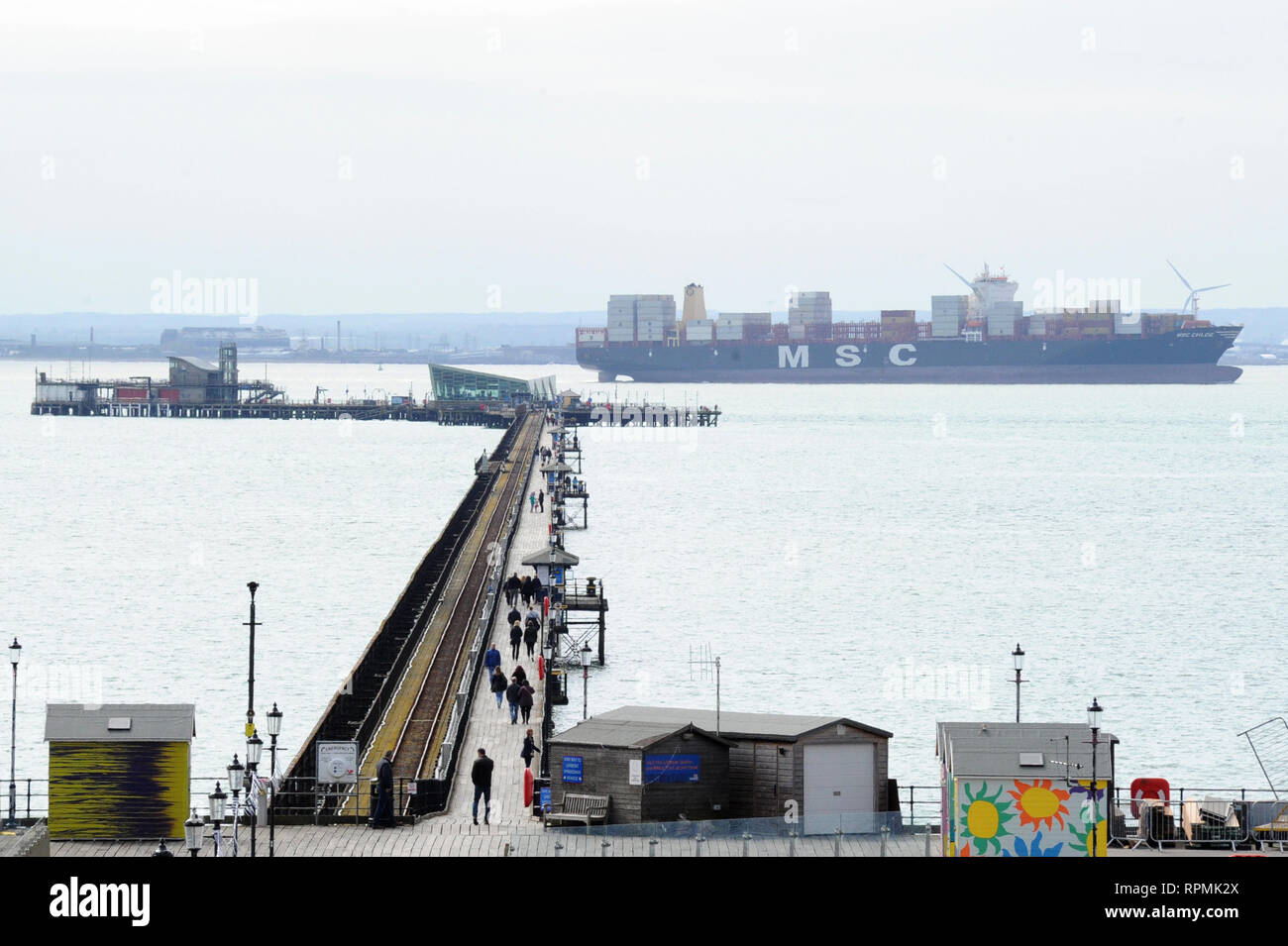 MSC Chloe passing Southend Pier en route to DP World London Gateway ...