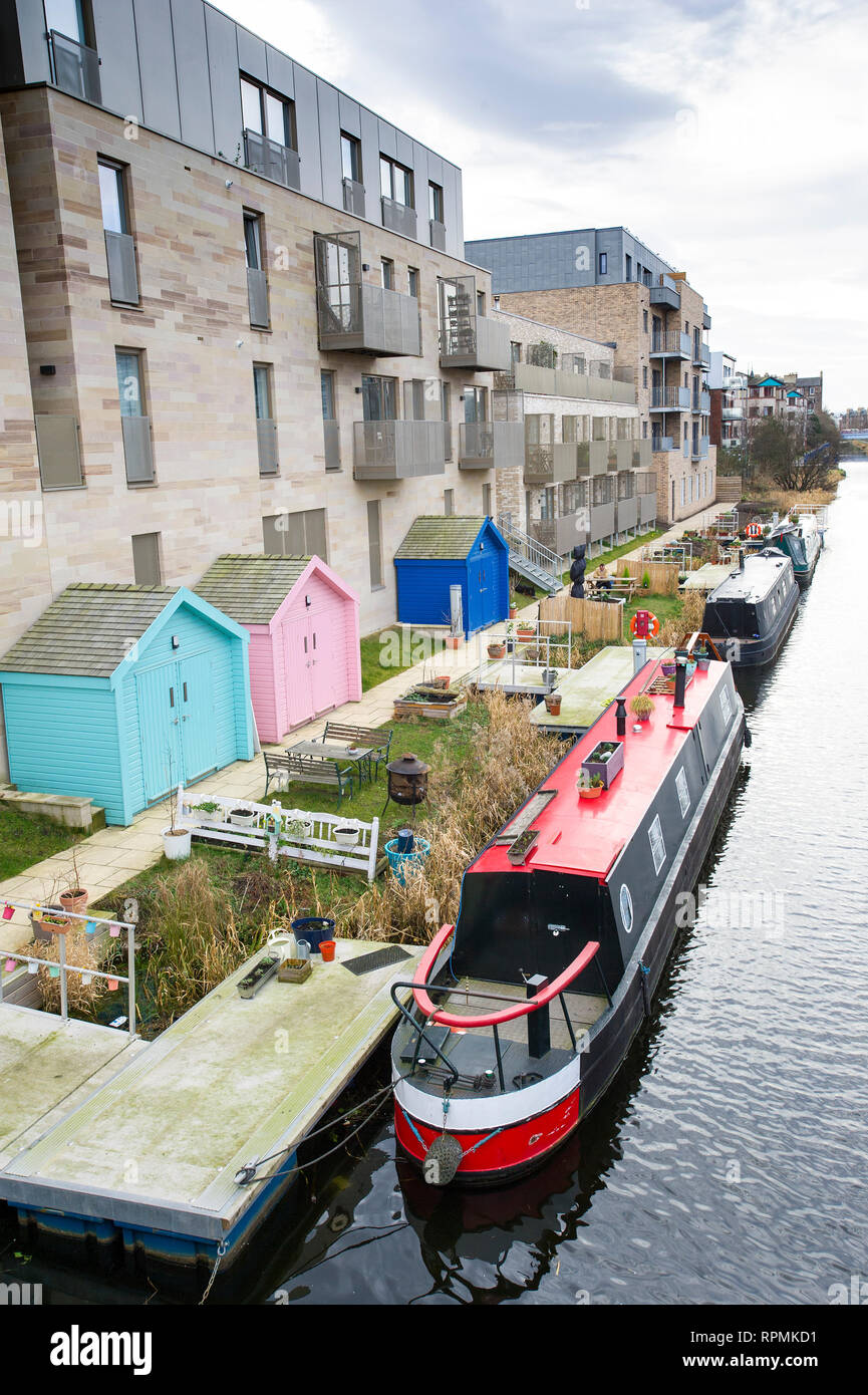 Living boats hi-res stock photography and images - Alamy