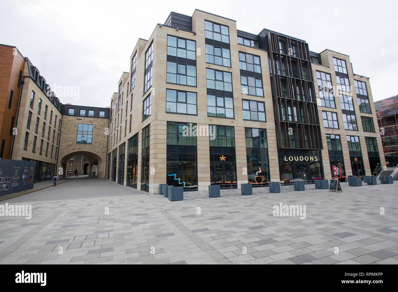 Edinburgh waverley gate hi-res stock photography and images - Alamy