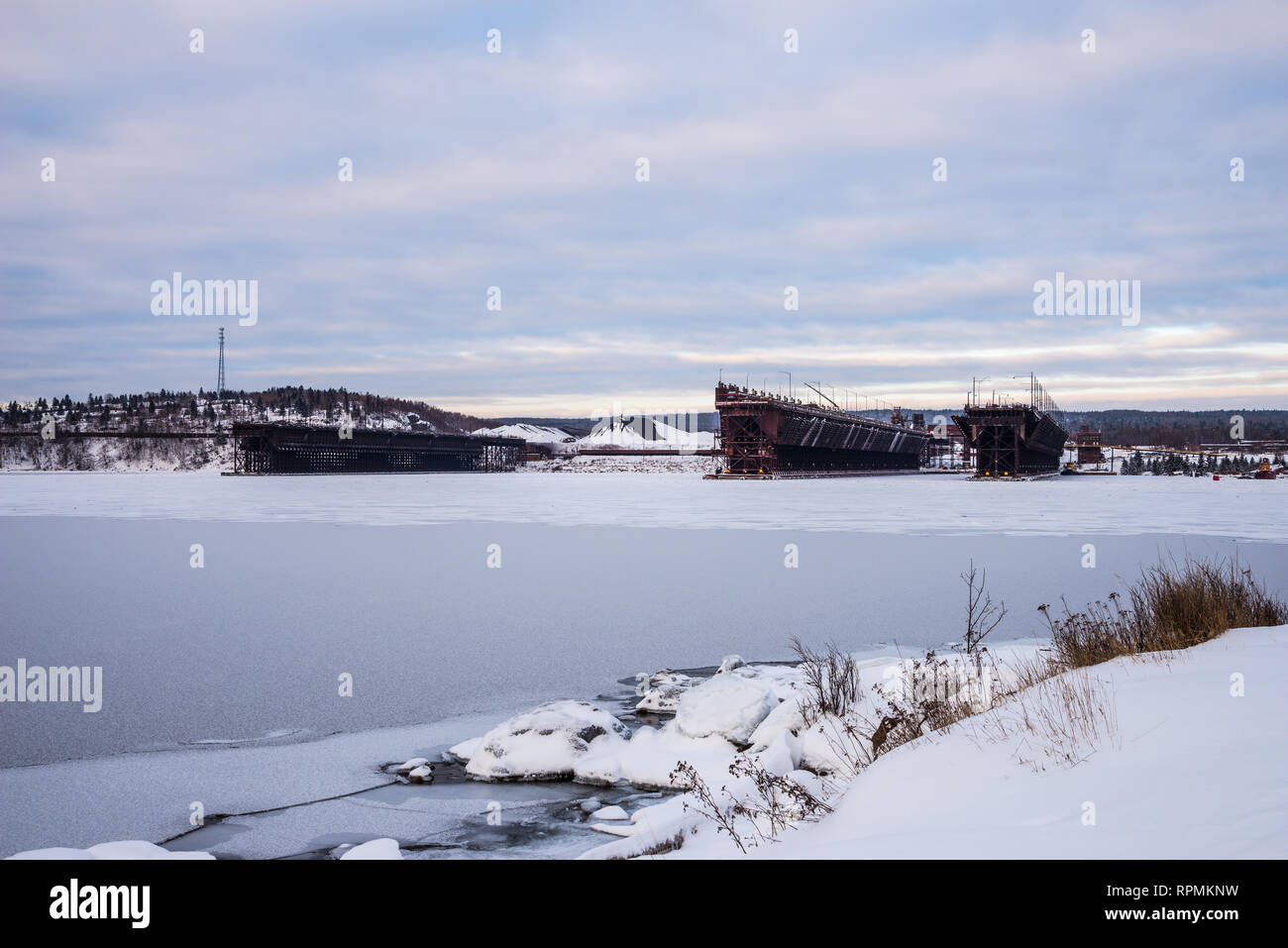 Ore dock hi-res stock photography and images - Alamy