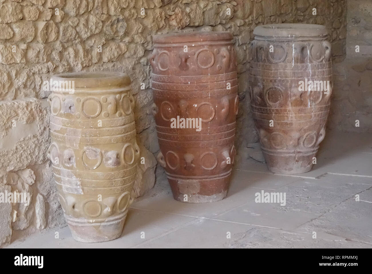 Amphora ancient greek hi-res stock photography and images - Alamy