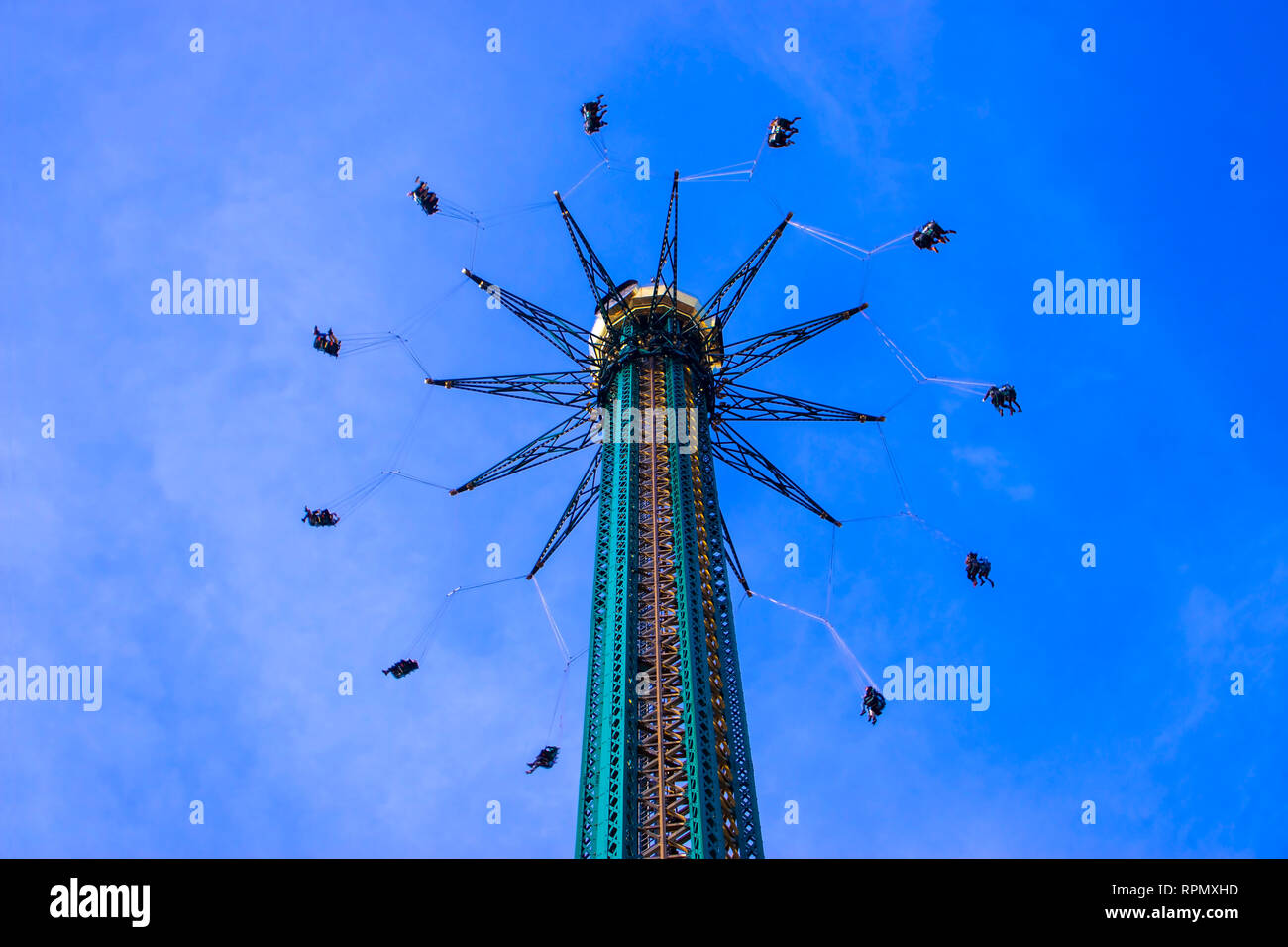 Fairground in vienna austria vienna hi-res stock photography and images ...