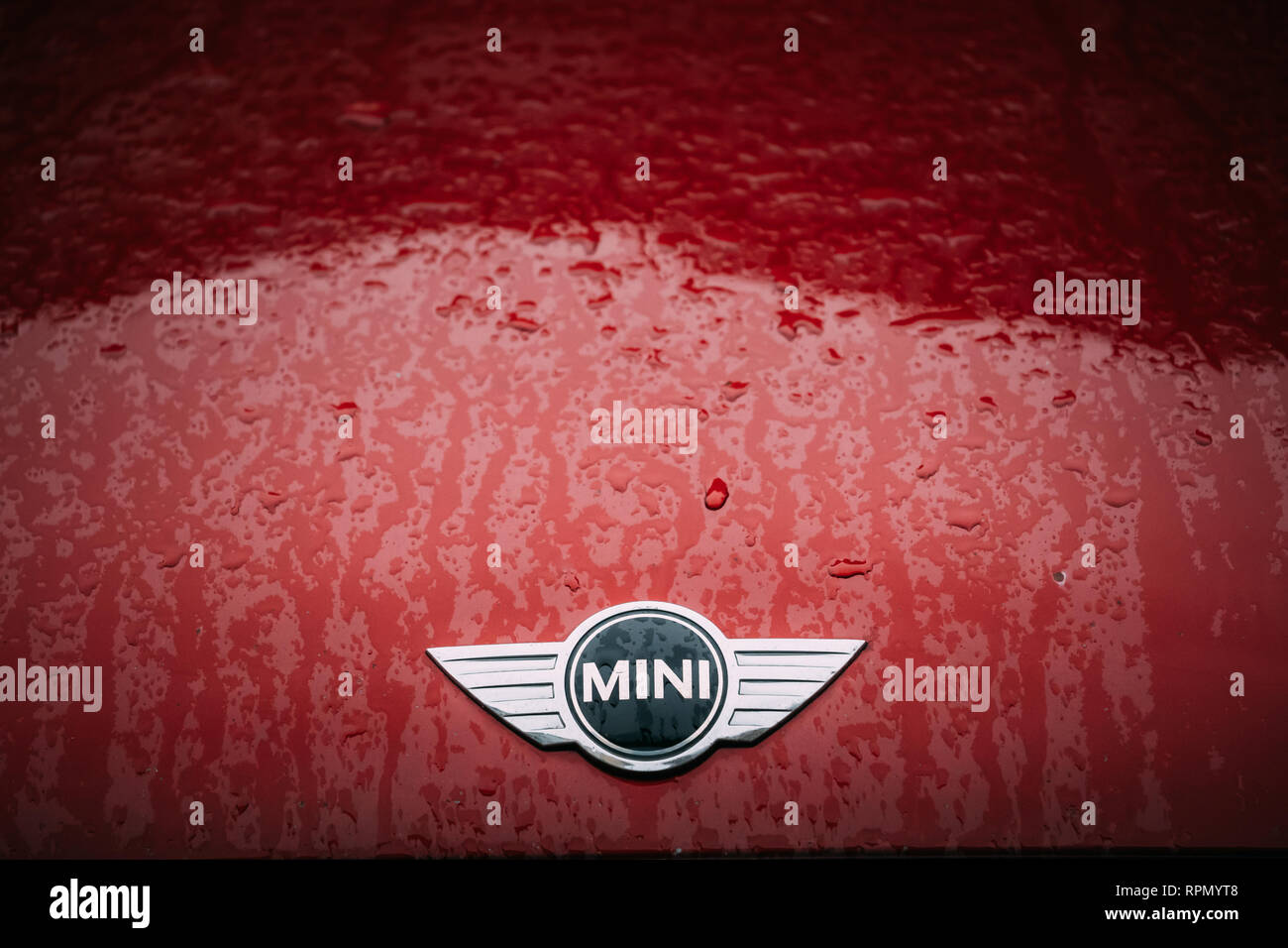 Mini cooper logo hi-res stock photography and images - Alamy