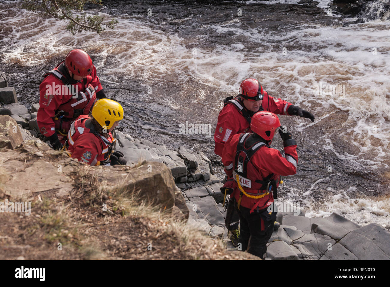 Durham and Darlington Fire and Rescue teams on a water rescue training ...
