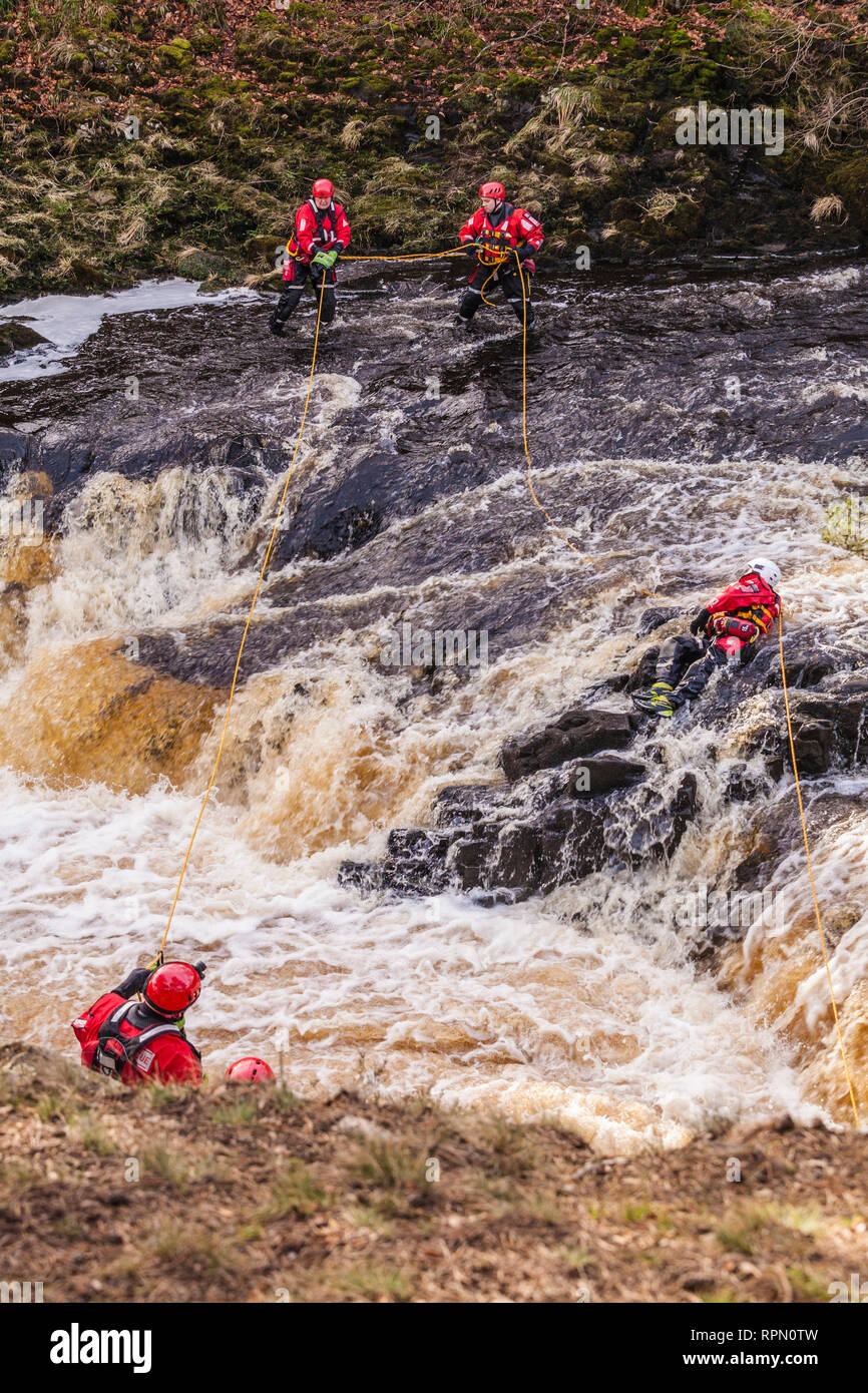 Durham and Darlington Fire and Rescue teams on a water rescue training ...