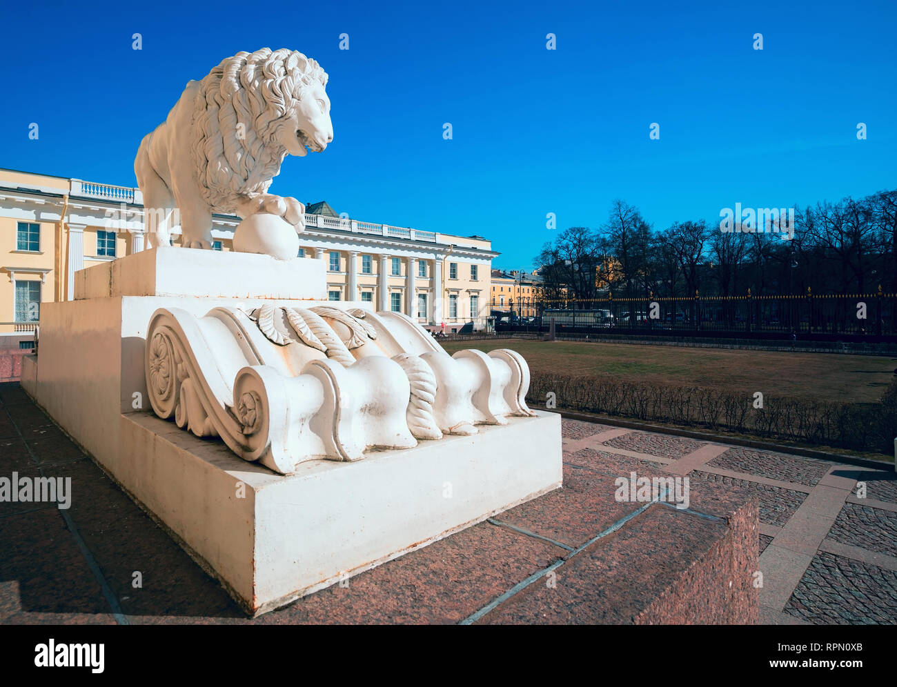 The main entrance to the Mikhailovsky Palace. Russian museum. Saint ...