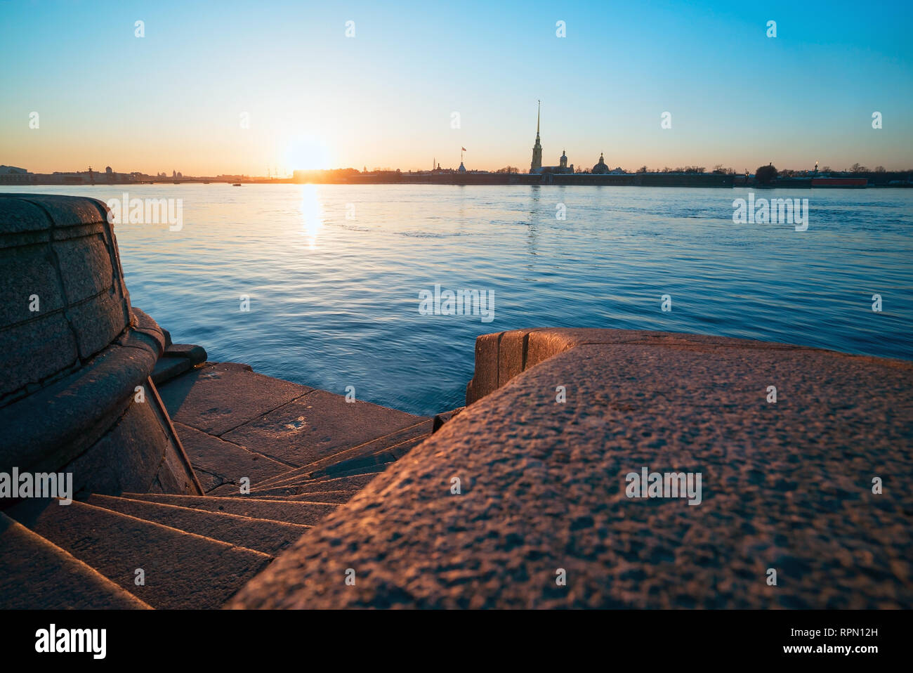 Parapet waterfront hi-res stock photography and images - Alamy