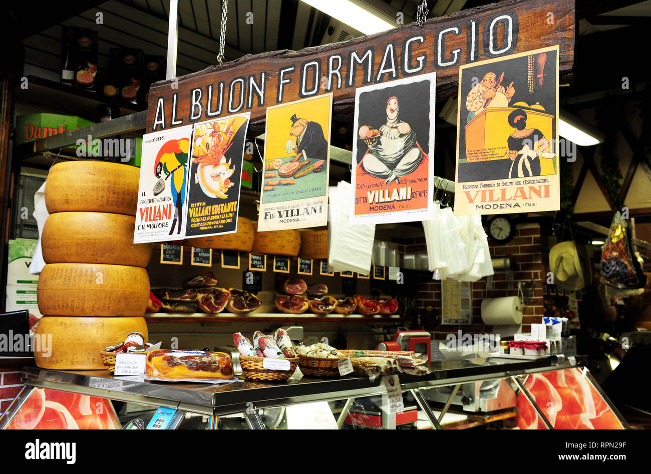 Vintage italy food posters hi-res stock photography and images - Alamy