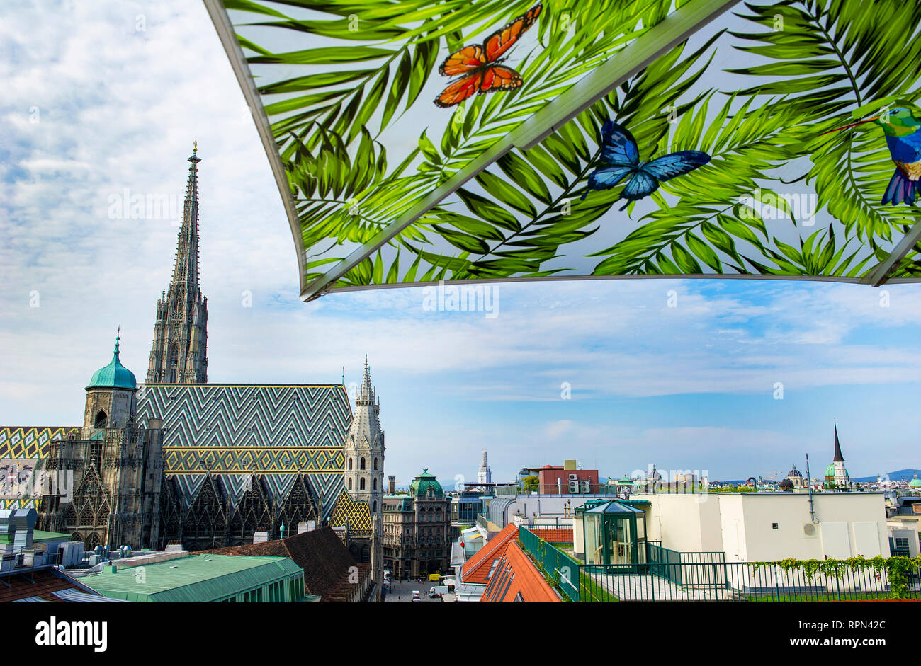 Rooftop cathedral hi-res stock photography and images - Alamy