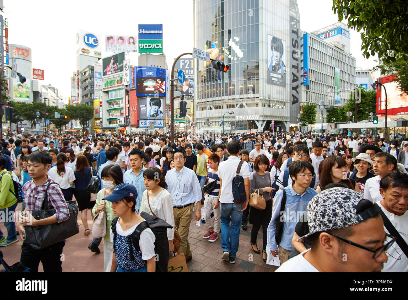 Crowds at Shibuya Crossing in Tokyo, Japan Stock Photo - Alamy