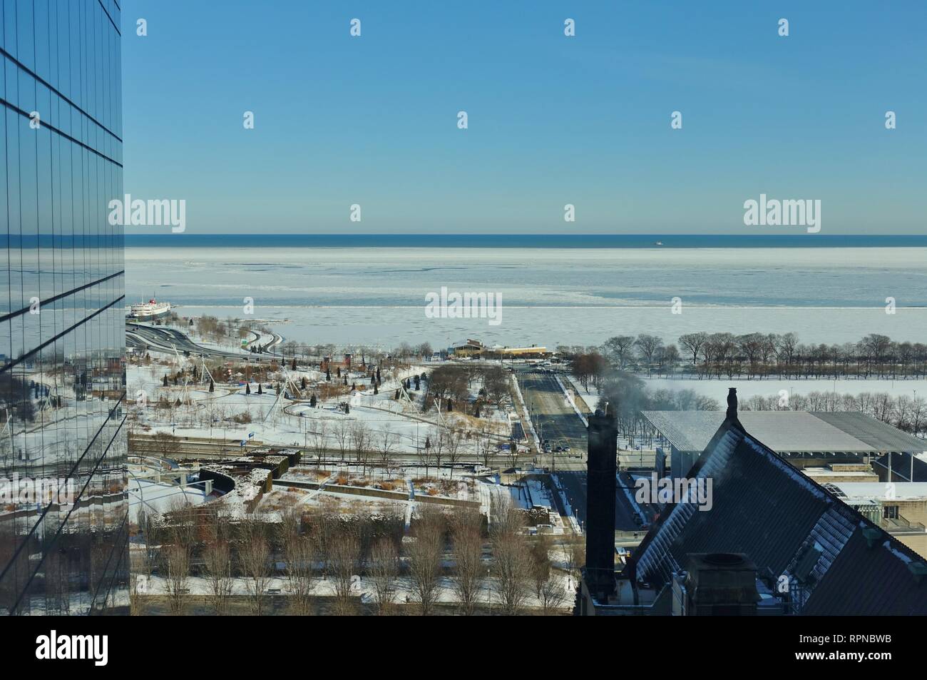 CHICAGO, IL - 30 JAN 2019- View of the frozen Lake Michigan covered ...