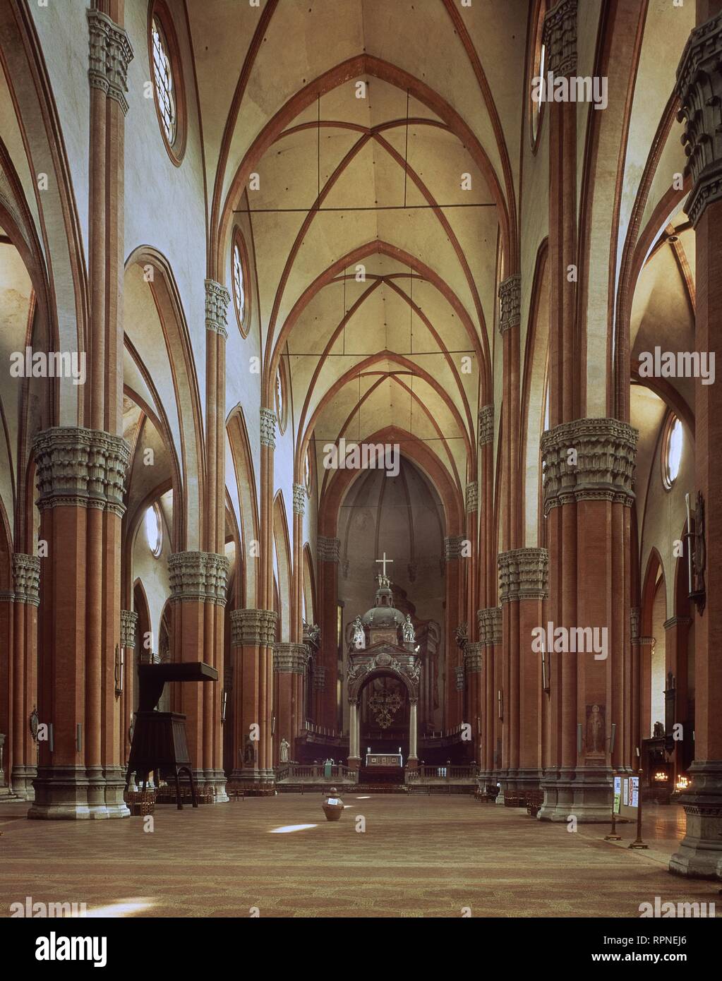 *INTERIOR GOTICO DESDE LOS PIES. Author: VICENZO ANTONIO DI. Location ...