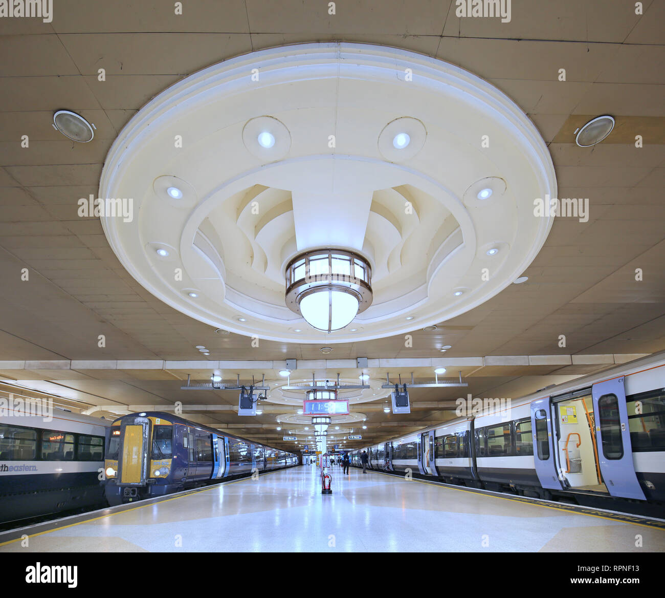 Platform at London's Charing Cross railway station showing the ceiling ...