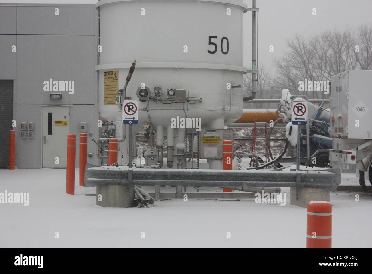 Nuclear winter wasteland hi-res stock photography and images - Alamy