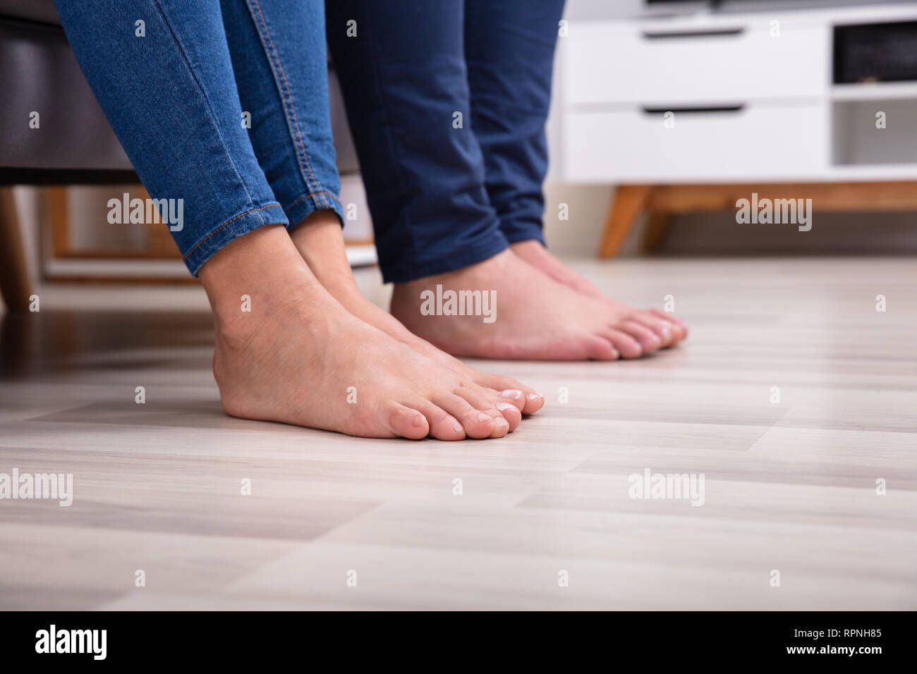 Couples feet hi-res stock photography and images - Alamy