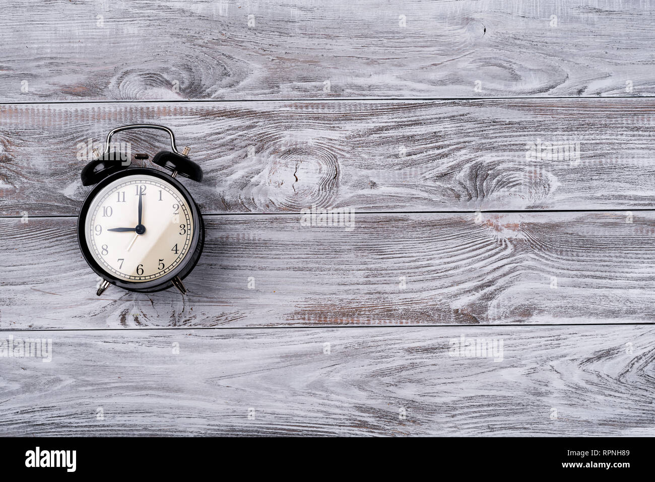 Clock showing five o'clock hi-res stock photography and images - Alamy
