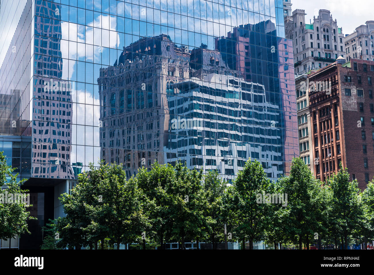 Facade modern classical skyscrapers hi-res stock photography and images ...