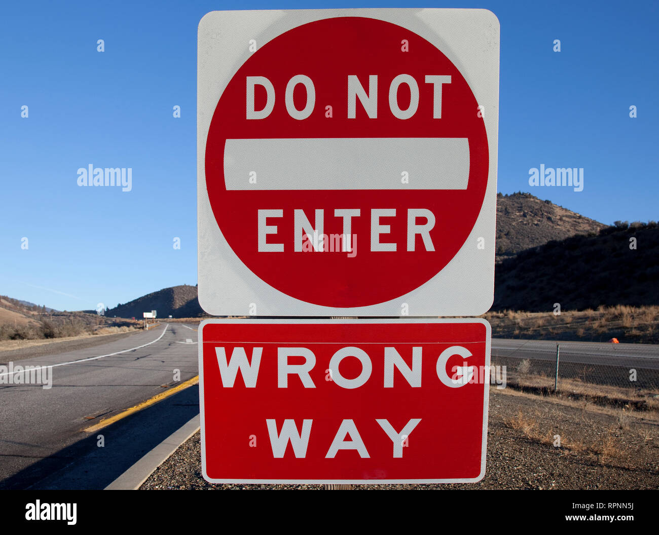Do Not Enter and Wrong Way Signs Stock Photo - Alamy