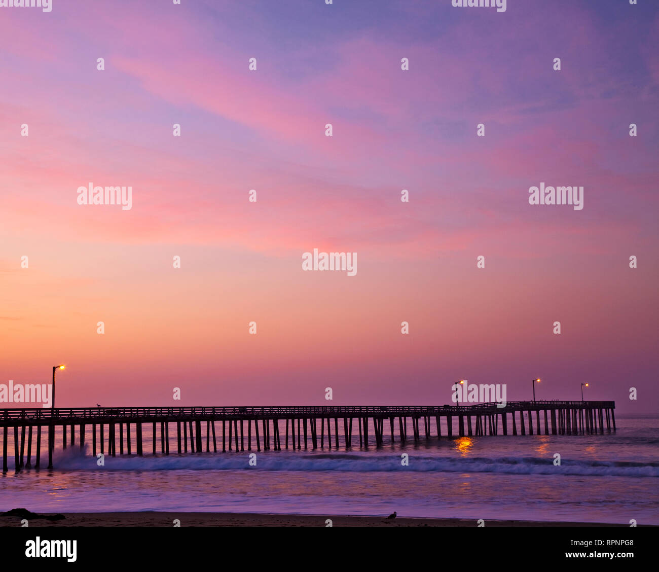 Cayucos pier hi-res stock photography and images - Alamy